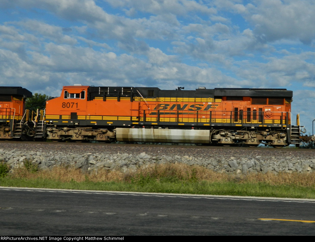 BNSF 8071